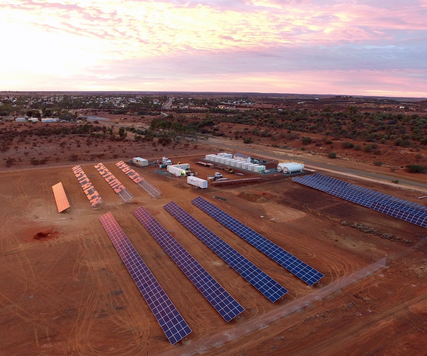 Golden solar flowing from the taps of iconic Meekatharra pub – pv ...