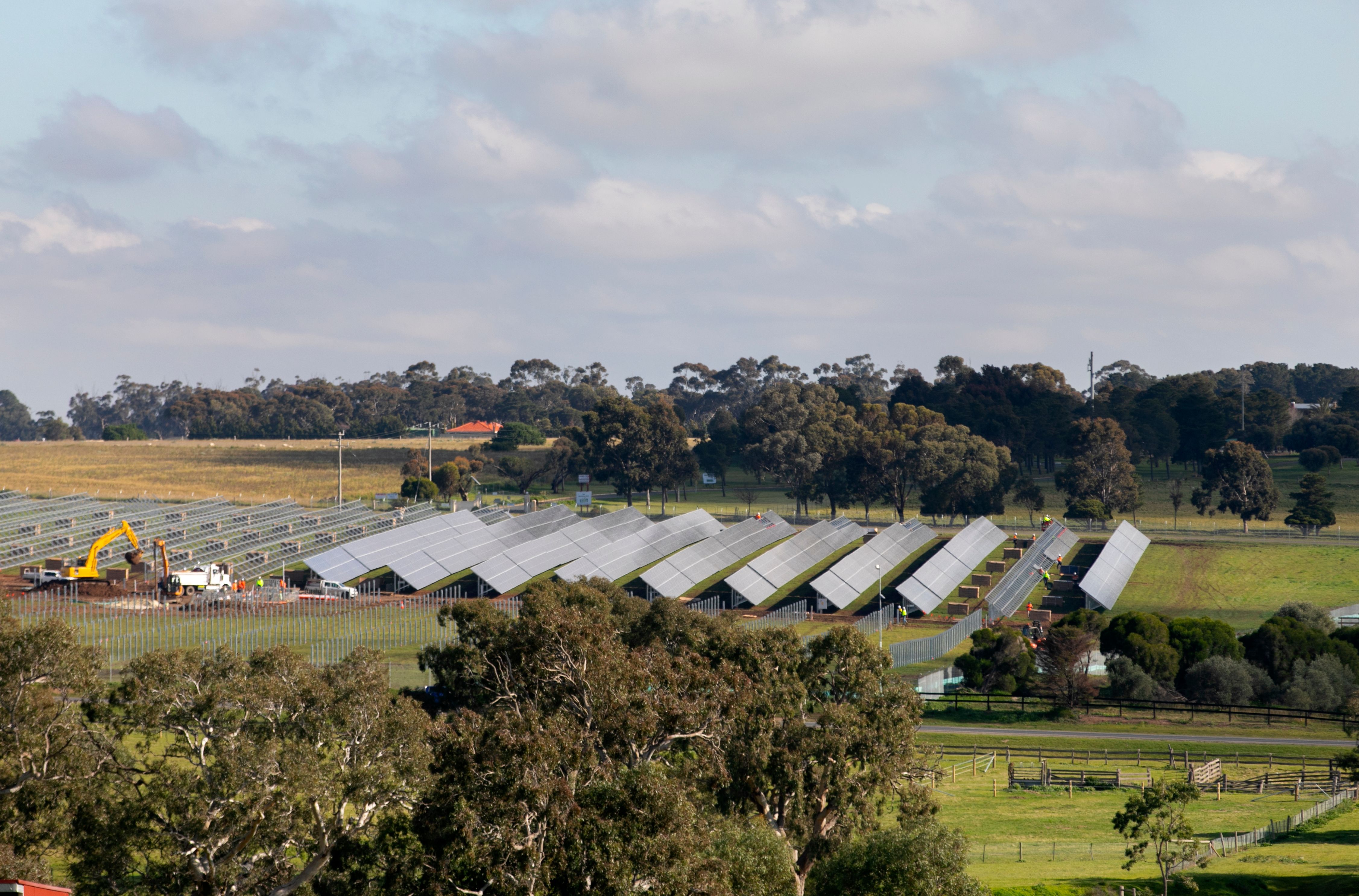 Fly me to the sun, Melbourne Airport’s record solar farm – pv magazine ...