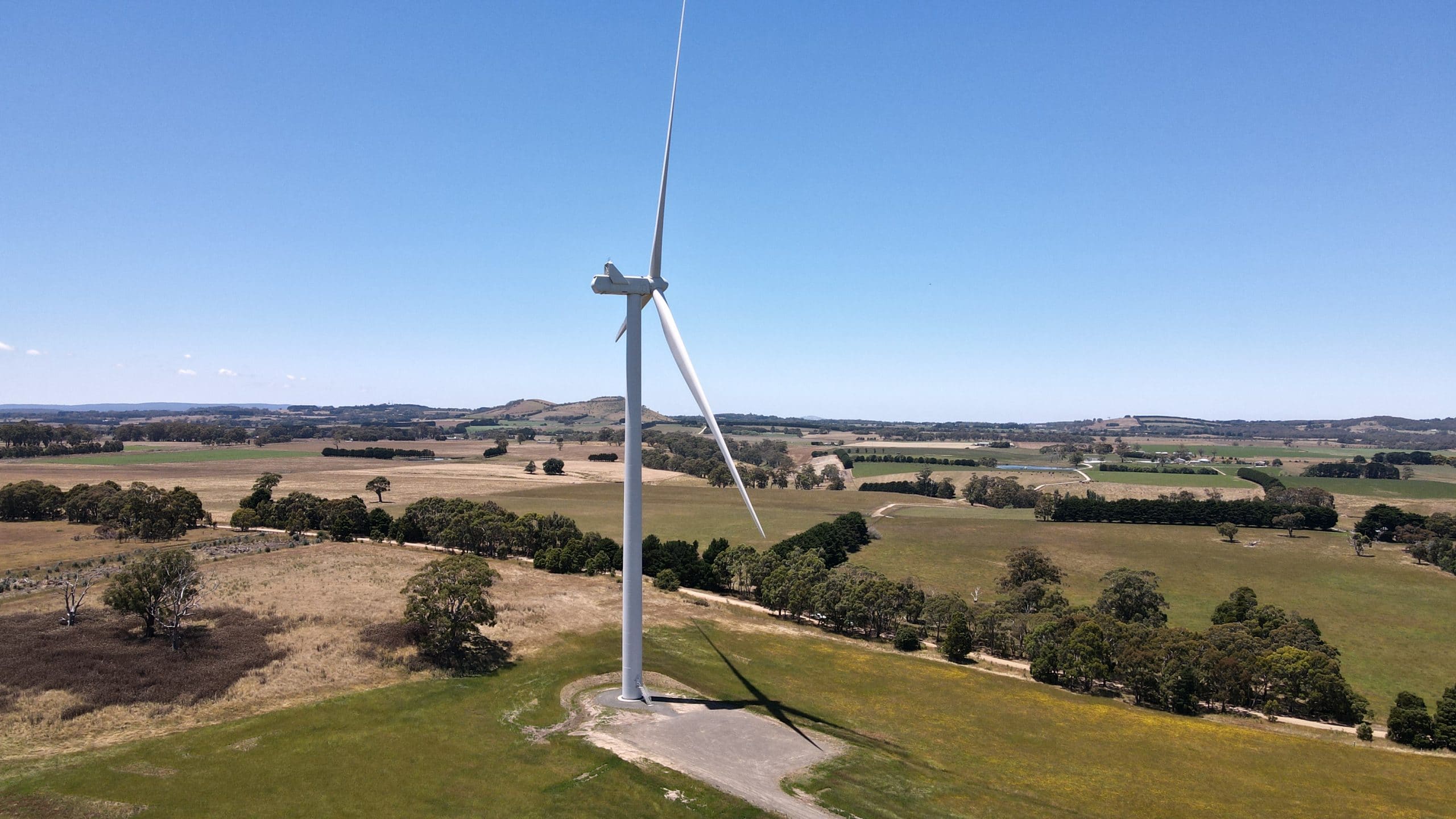Bowen blasts decision after Government backtracks on wind farm funding ...