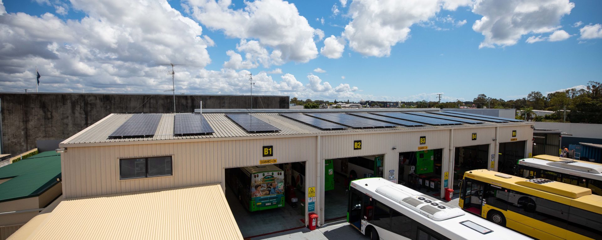 Solar PV powered ‘megawall’ to charge electric bus fleet – pv magazine ...