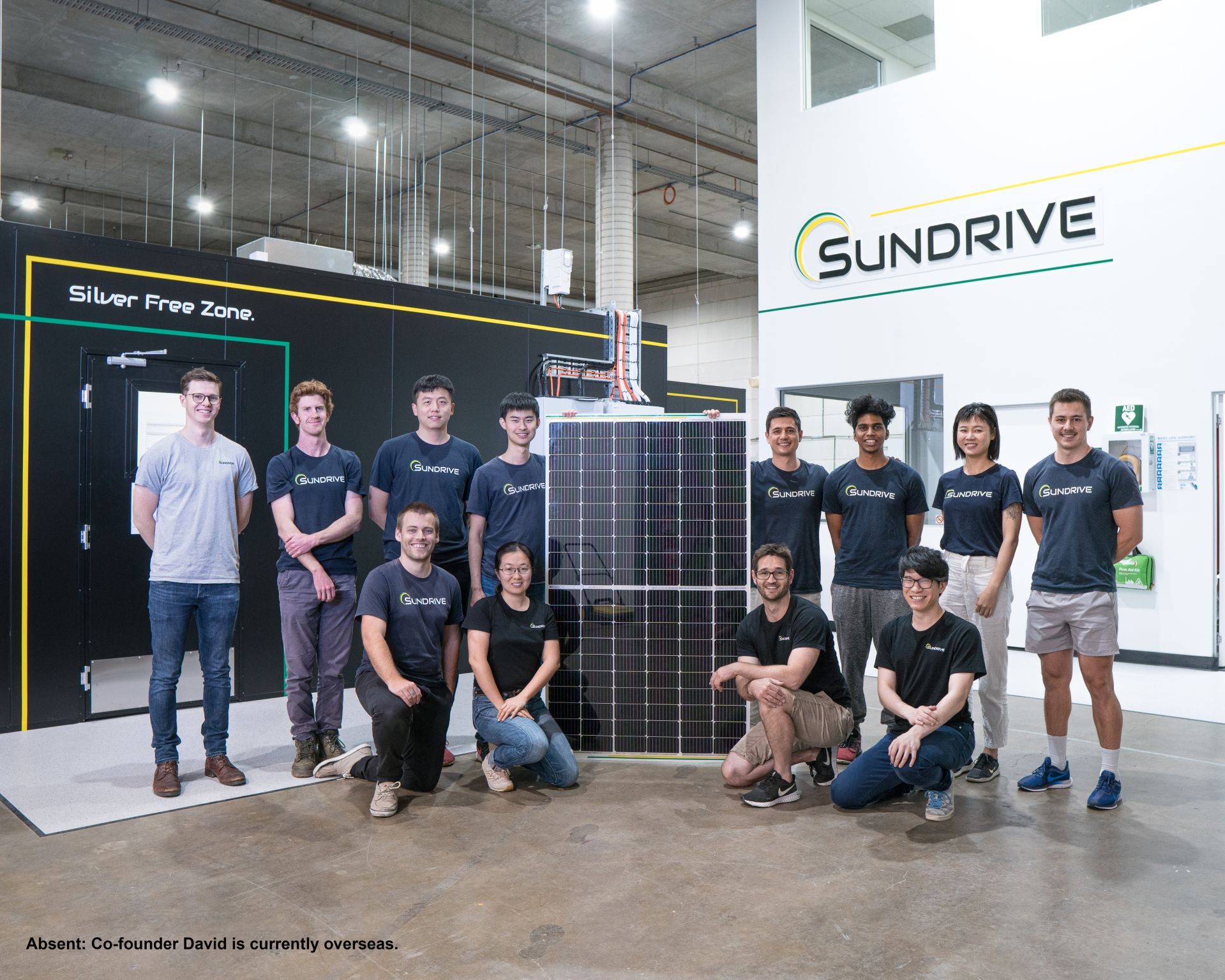 Promising Sydney startup SunDrive fabricates its first full-sized panel ...