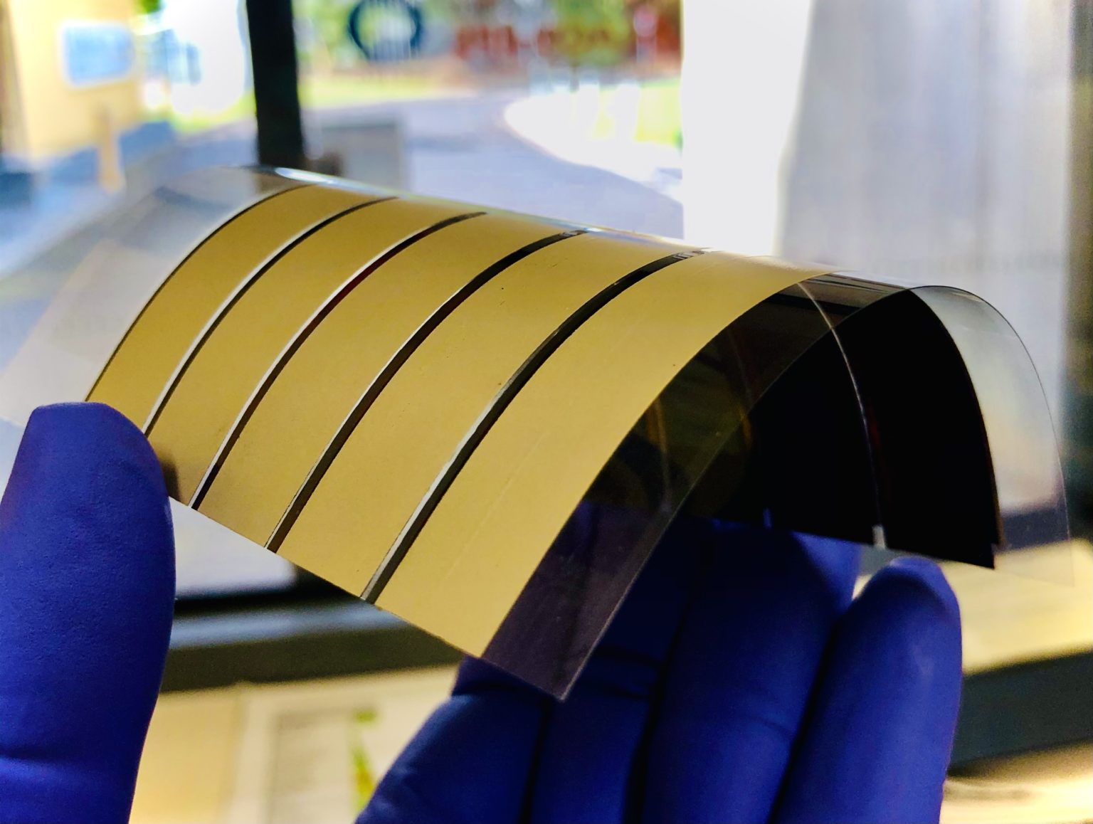 Flexible, roll-to-roll printed perovskite solar cell hits 16.7% ...