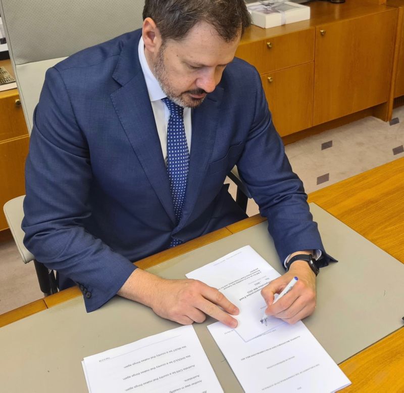 Feds focus on renewables with $15 billion manufacturing fund – pv ...