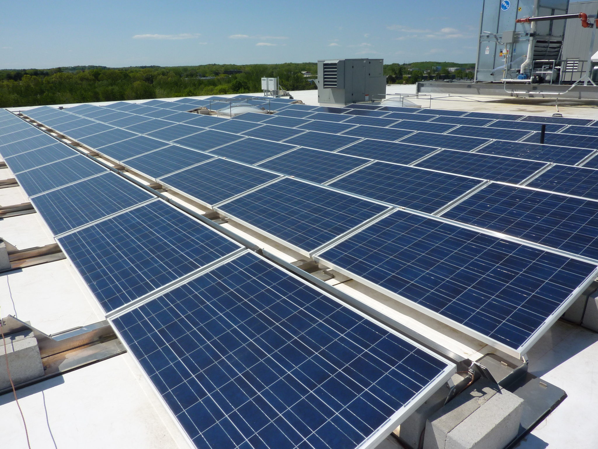 Commercial systems support record rooftop solar installs – pv magazine ...