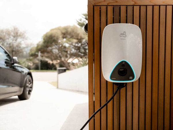 Schneider unveils new EV charger for home use – pv magazine Australia