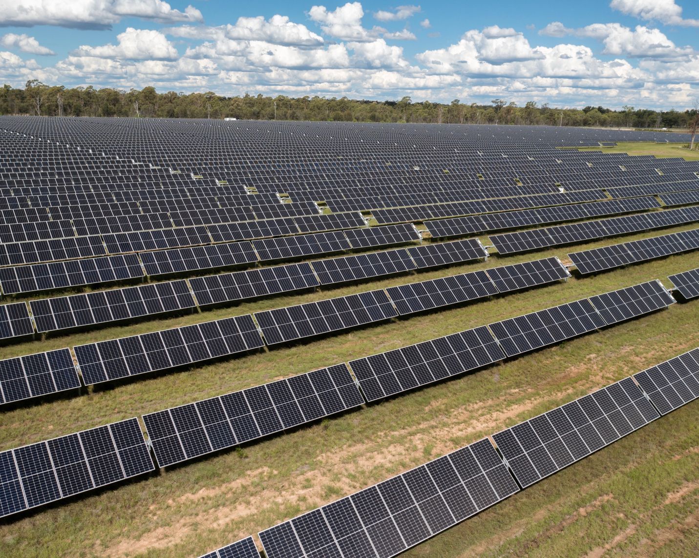 Final panel installed as Australia’s largest solar farm nears full ...