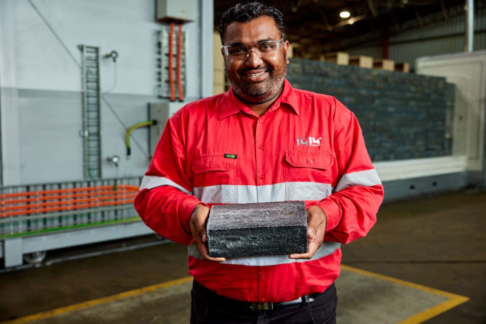 Adelaide firm commissions molten silicon energy storage system – pv ...