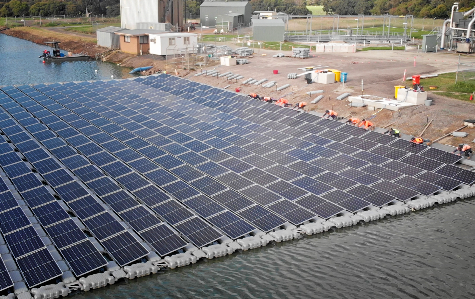 Victorian water utility launches Australia‘s largest floating solar ...