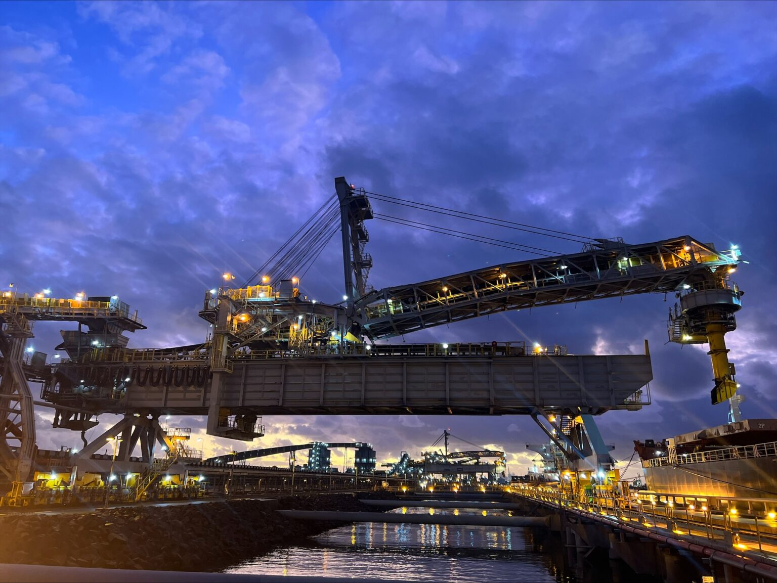 Newcastle Coal to power port facility with solar – pv magazine Australia