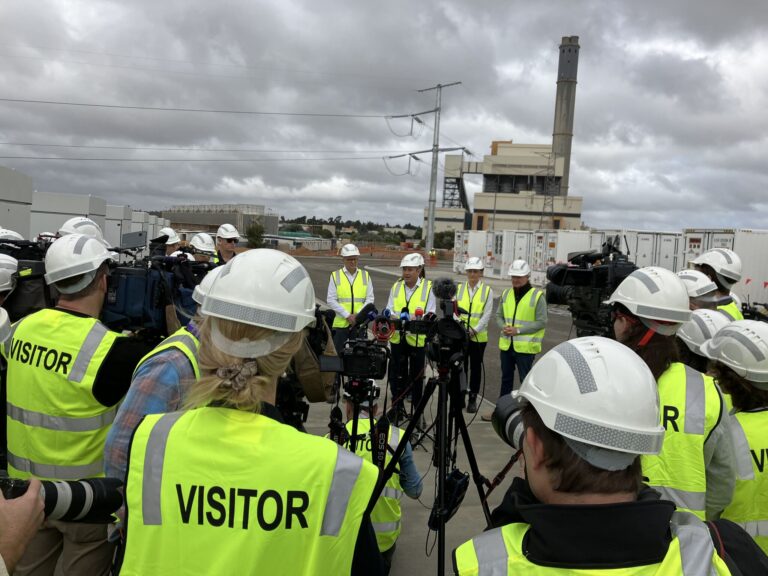 500 MW Western Australia big battery installation completed at Collie ...