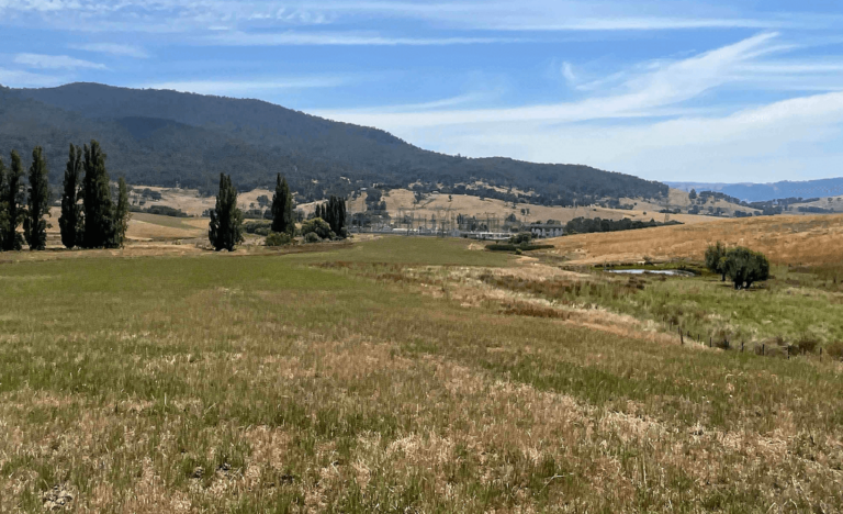 Victoria fast tracks 400 MWh BESS and community opposed 500 MW solar ...