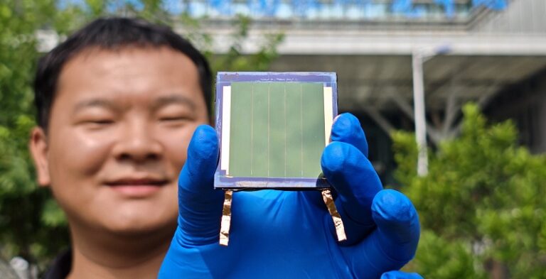 Scientists build 29.5%-efficiency all-perovskite tandem solar cells ...