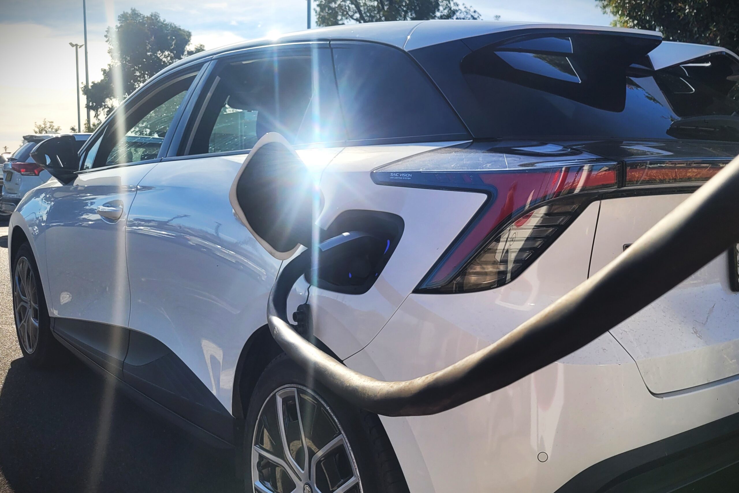 StarCharge officially launches Halo V2G charger in Australia – pv ...