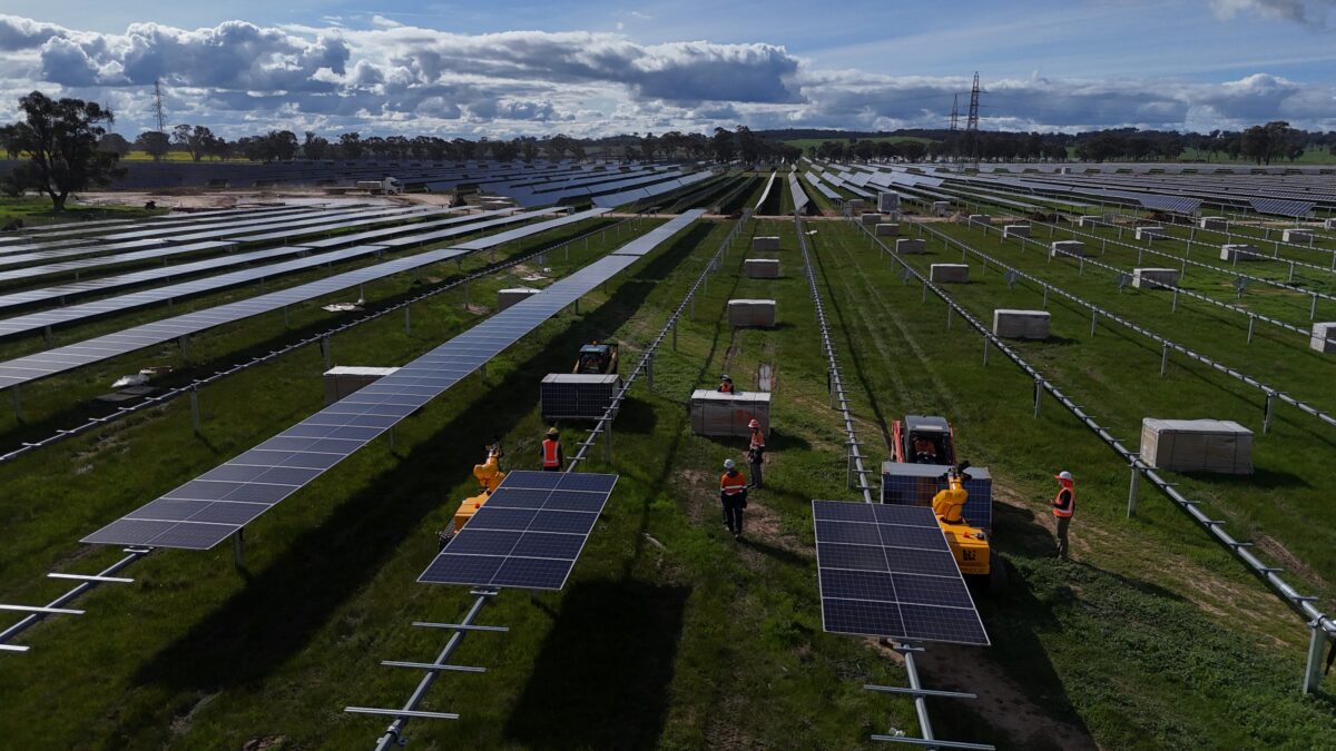 Robots reduce installation time at 250MW solar project in Australia ...
